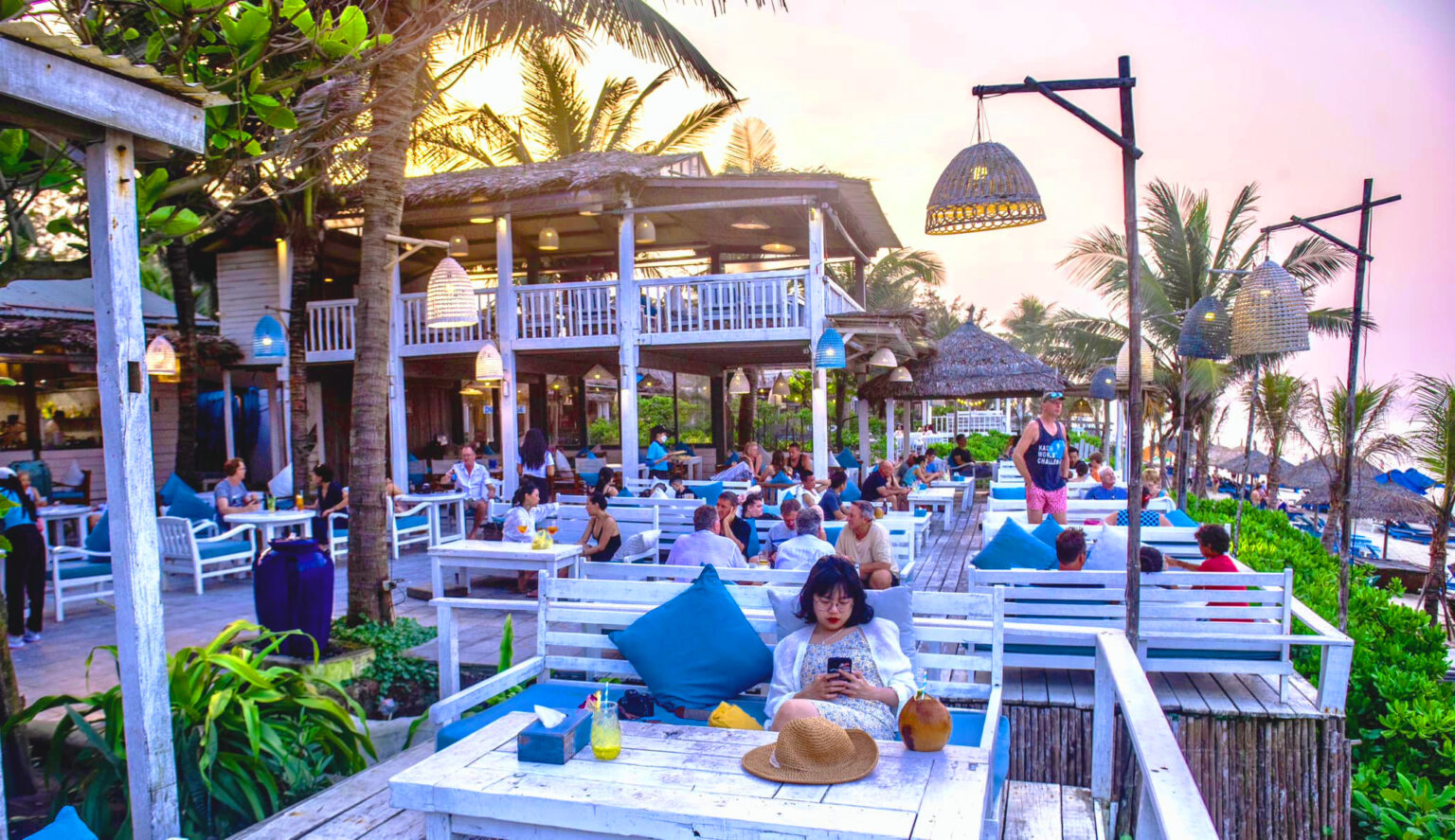 10 Best Bars In Hoi An | Vibrant Spots For Bar Enthusiasts - Vietnam Is Awesome