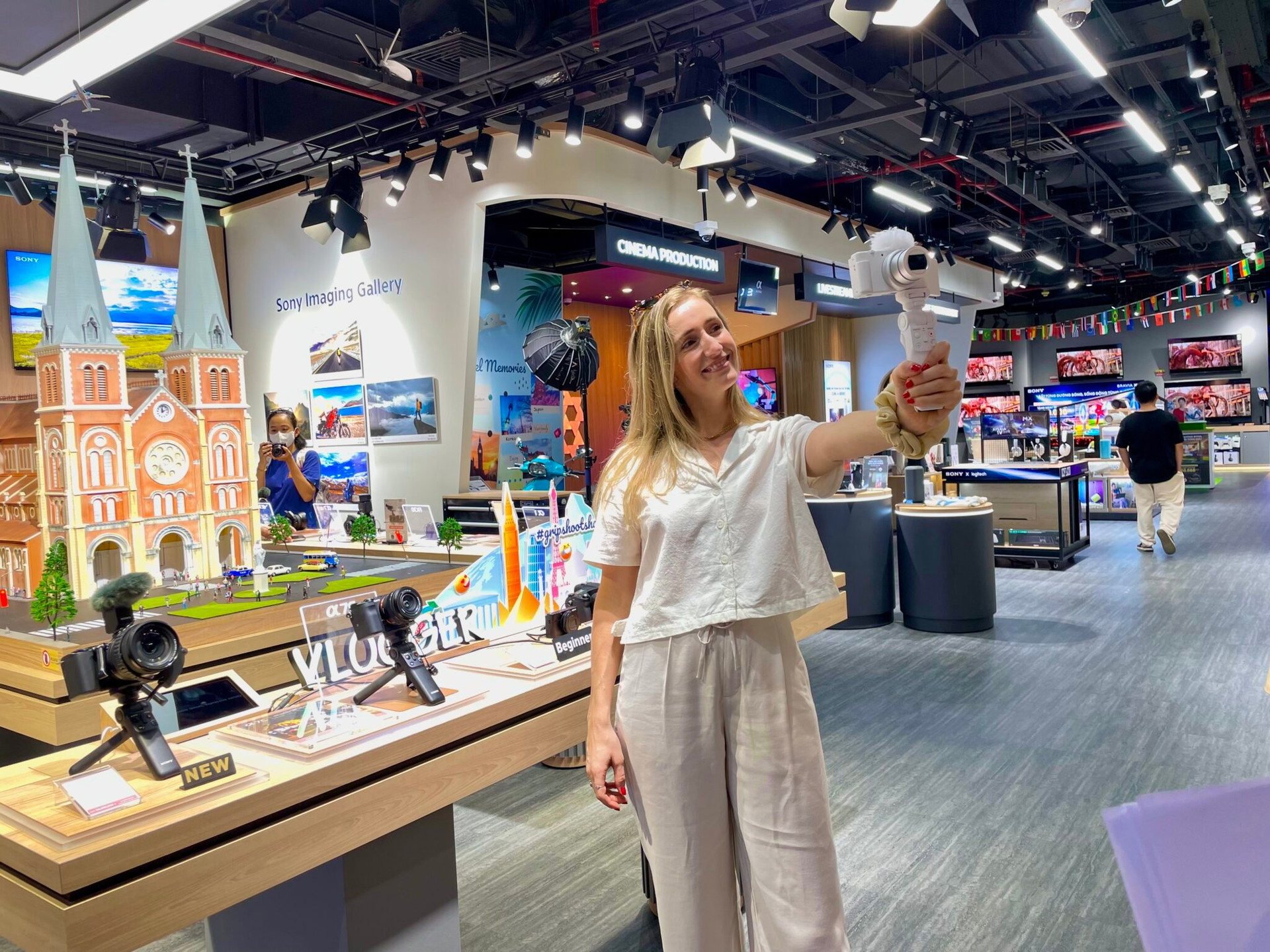 5 Best Electronics Stores In Vietnam | A Shopper's Guide - Vietnam Is ...