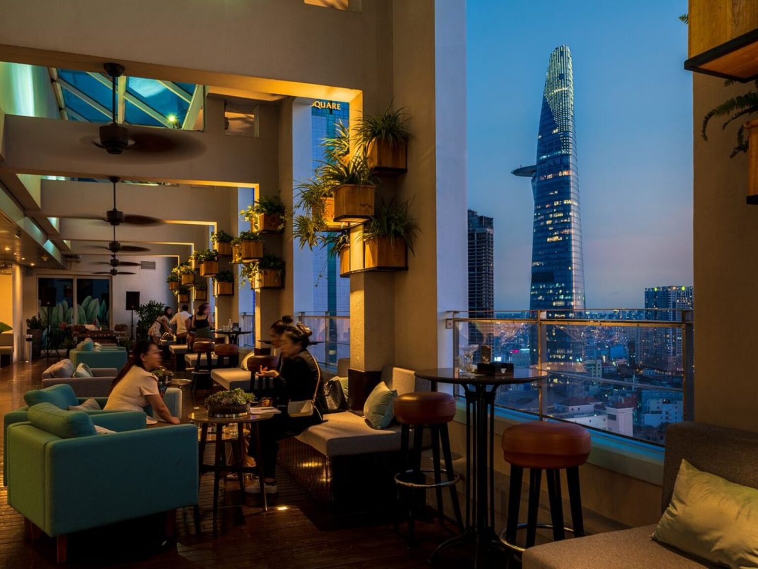12 Spectacular Rooftop Bars in Saigon - Vietnam Is Awesome